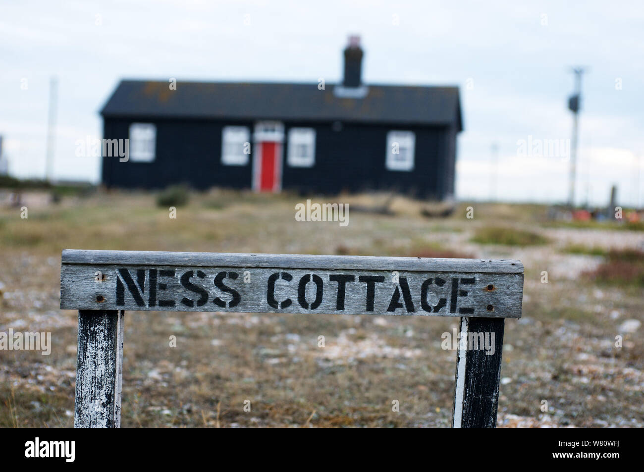 Red painted cottage house hi-res stock photography and images - Alamy