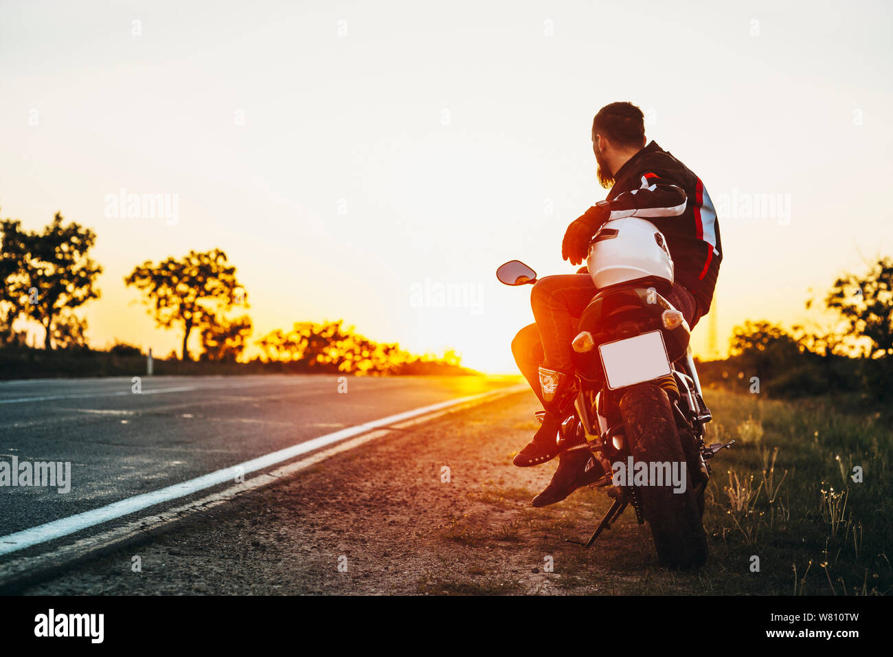 Sunset on the side of the road hi-res stock photography and images - Alamy