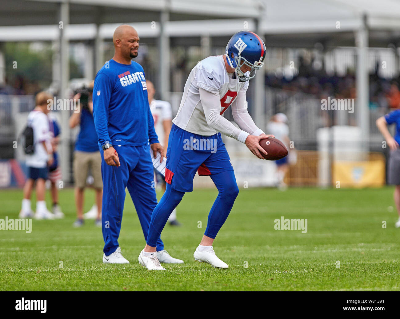 Teams quest hi-res stock photography and images - Alamy