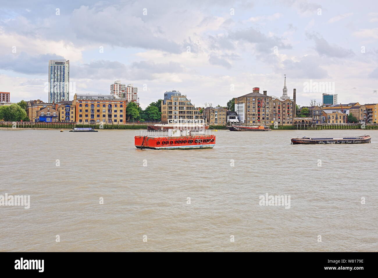 News international wapping hi-res stock photography and images - Alamy