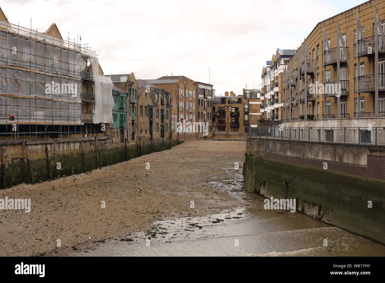 Wapping, a gentrified district of London Stock Photo - Alamy