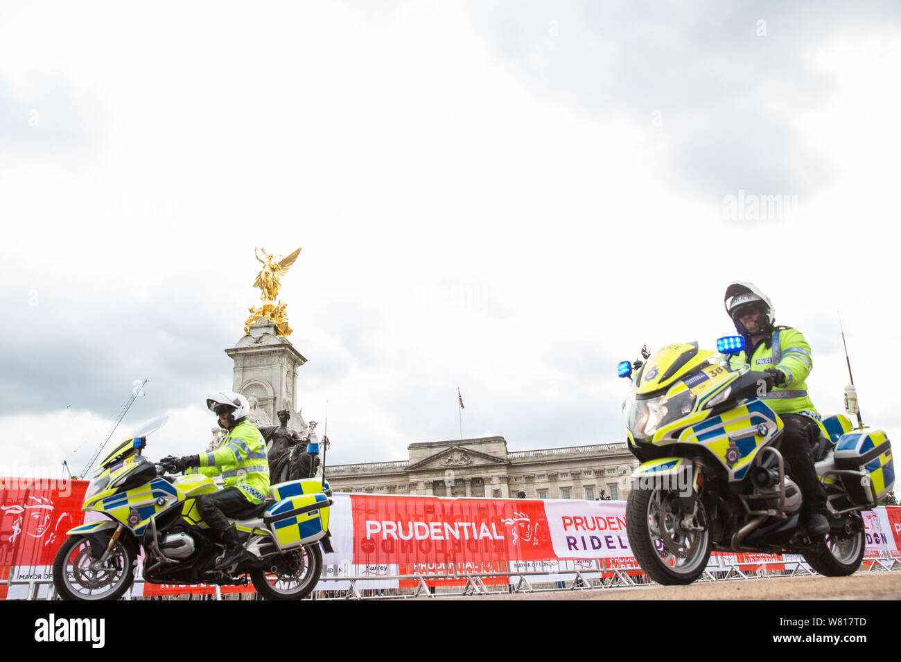 London, UK. 3 August, 2019. Two Metropolitan Police officers on ...