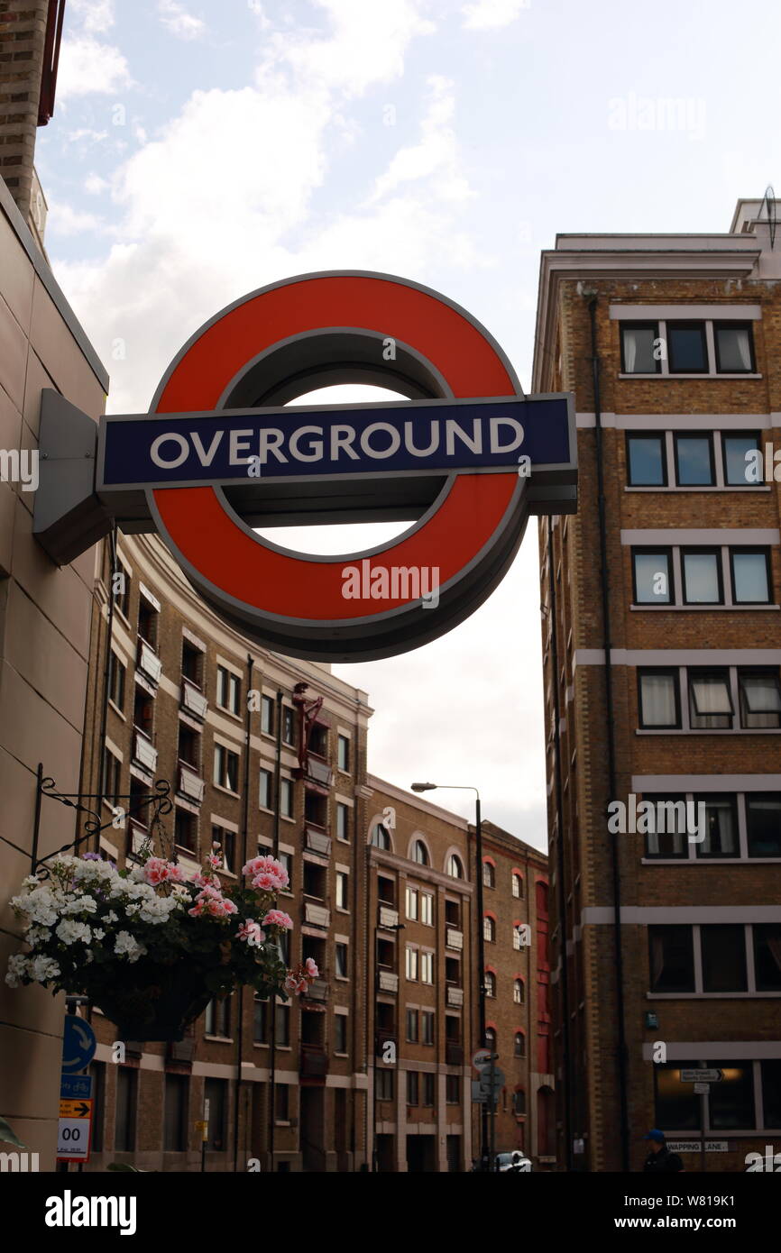 London overground roundel hi-res stock photography and images - Alamy