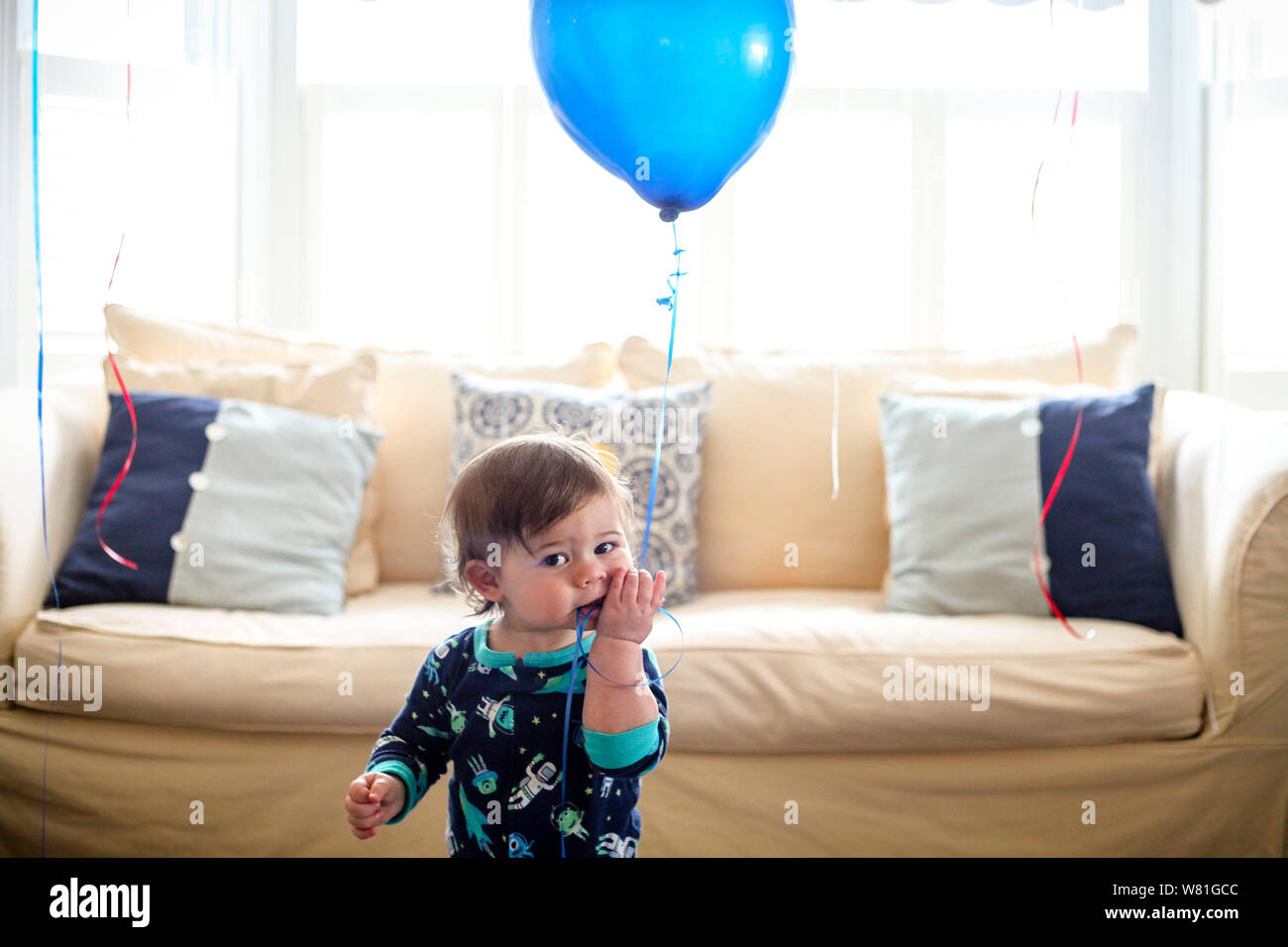 Person inside balloon hi-res stock photography and images - Alamy