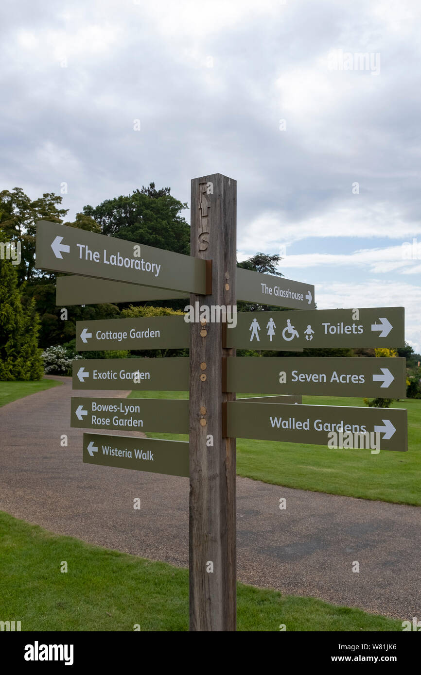 Rhs garden wisley entrance hi-res stock photography and images - Alamy