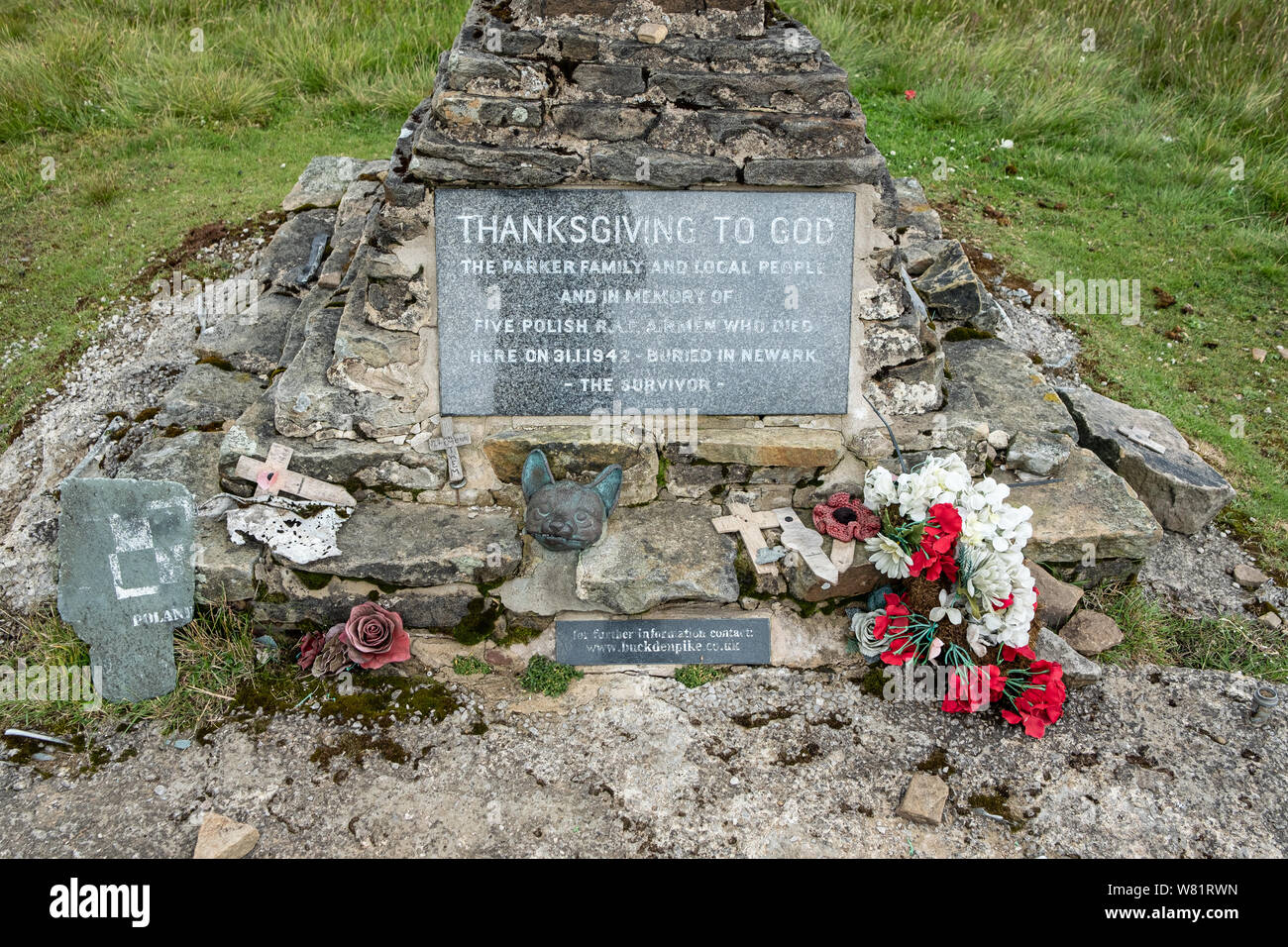 Buckden Pike Memorial, Yorkshire dales National Park, Upper Wharfedale ...