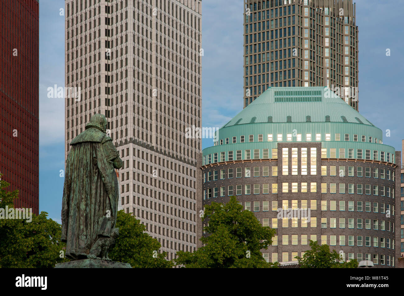 The New Hague City centre under construction. Charles M. Vella/Alamy ...