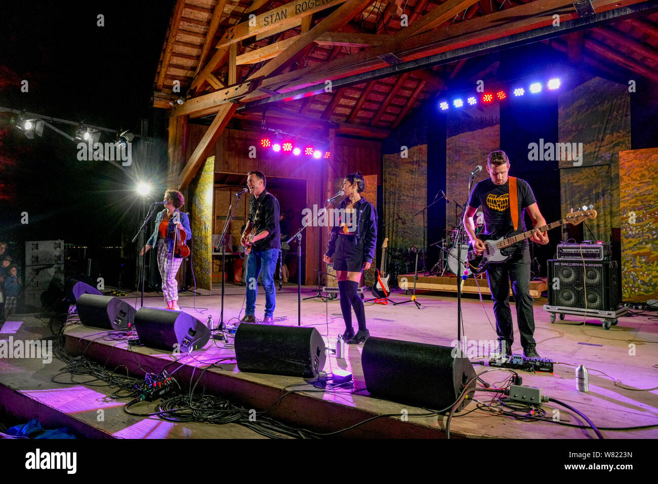 Jerry cans hi-res stock photography and images - Alamy