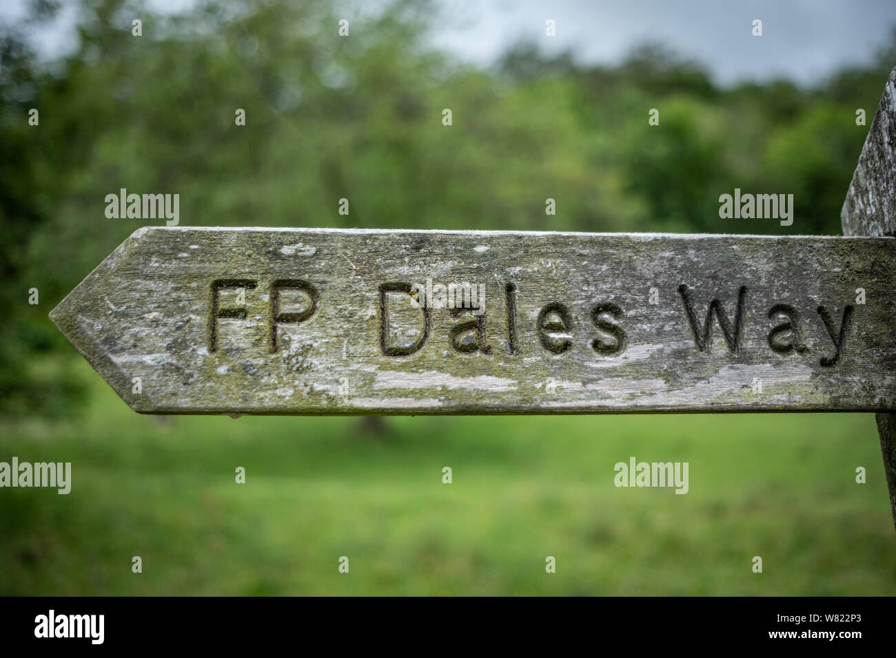 Dales Way Signpost, Buckden in the Yorkshire Dales National Park ...