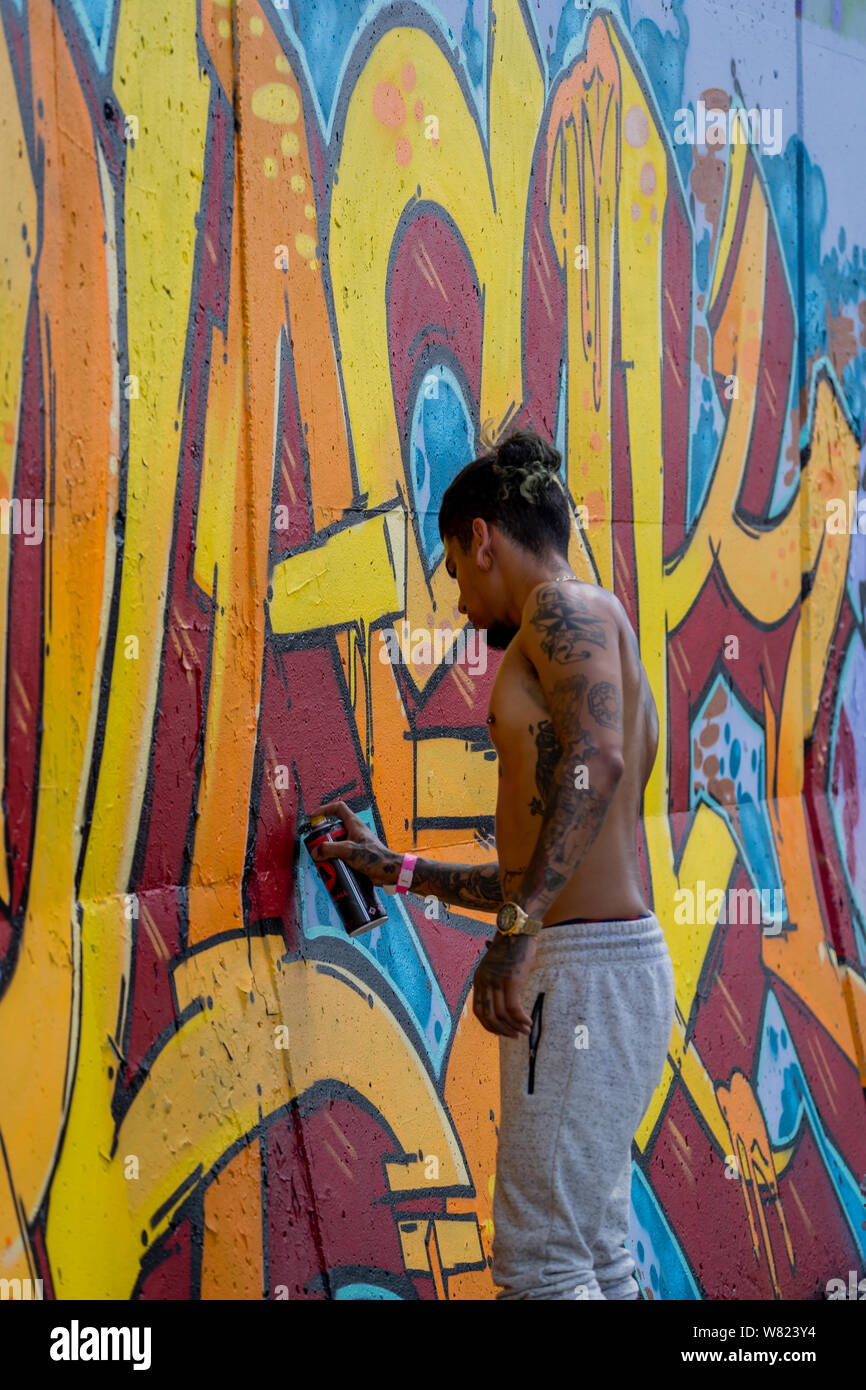 Annual Paintlouis event at the Graffiti Wall by the Arch at the ...
