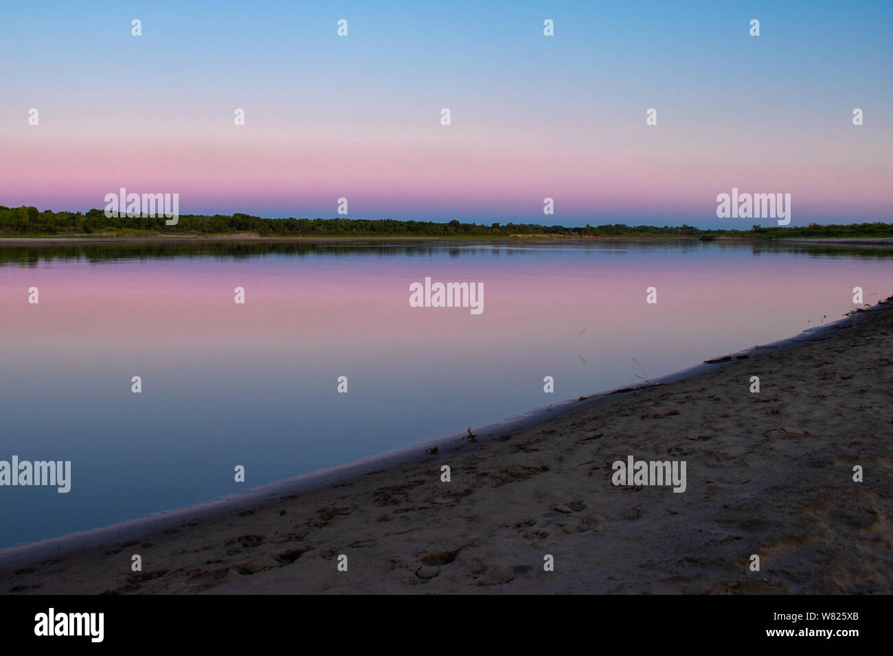 Purple beach saskatchewan hi-res stock photography and images - Alamy