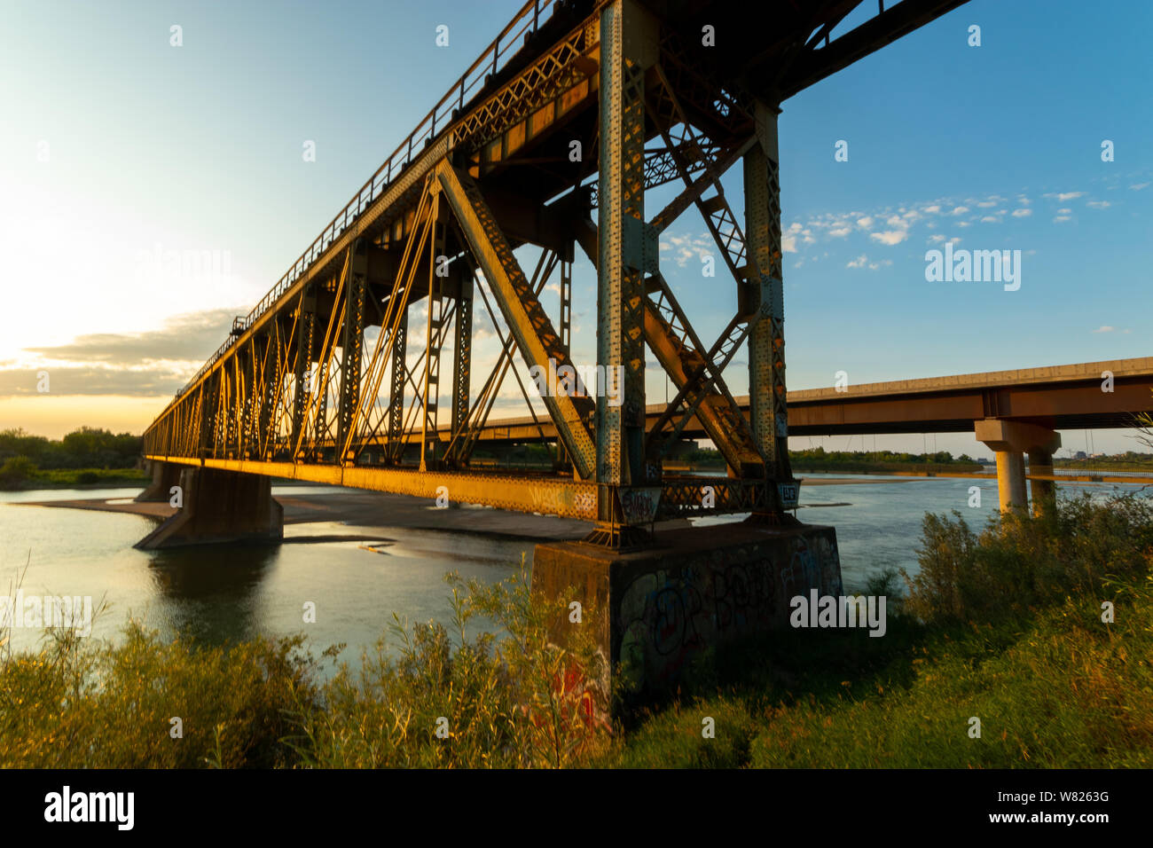 Truss bridges hi-res stock photography and images - Alamy