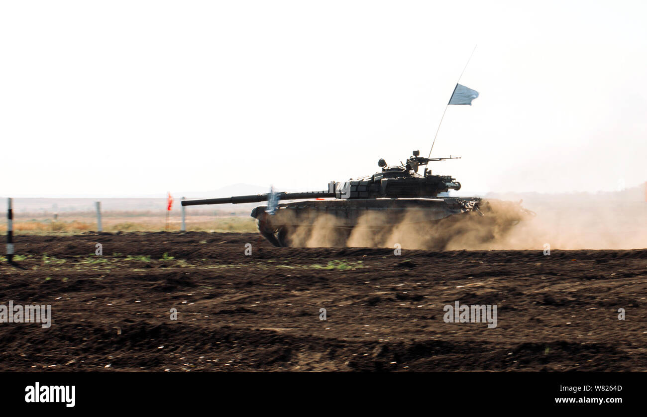 Military tank rides off road hi-res stock photography and images - Alamy
