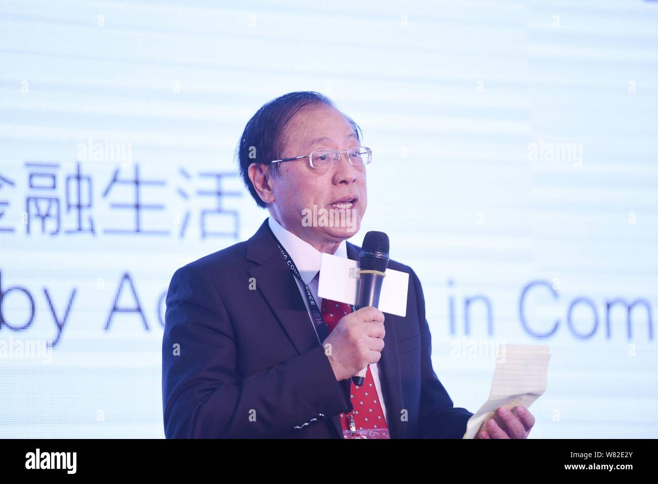 --FILE--Chinese computer scientist Andrew Chi-Chih Yao speaks at an ...