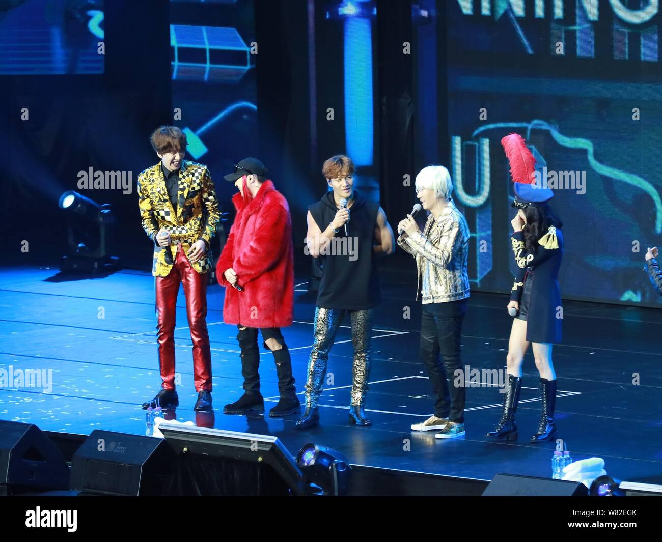 Ha Dong Hoon And Song Ji Hyo