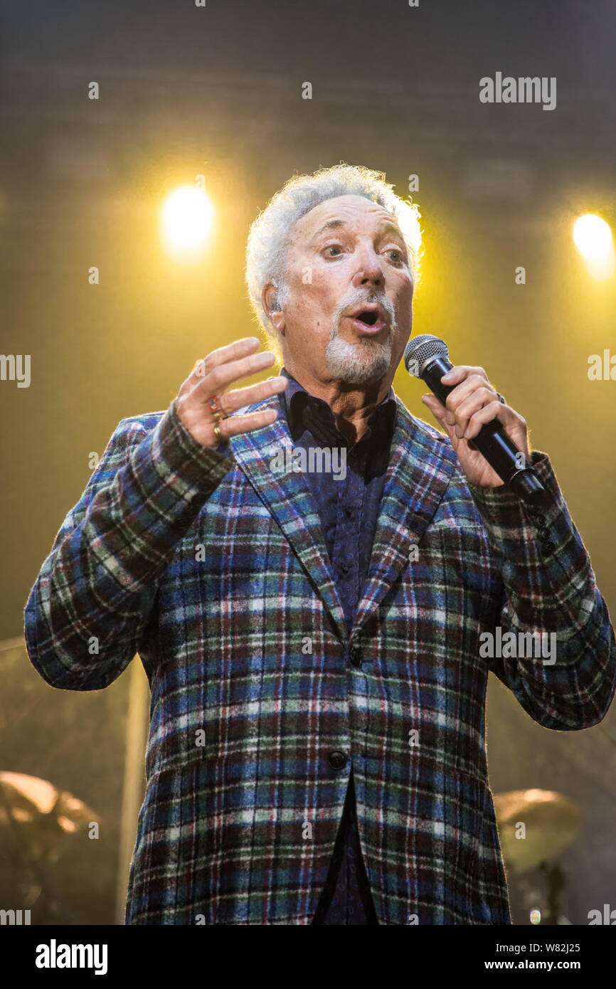 Welsh singer Sir Thomas John Woodward, known by his stage name Tom ...