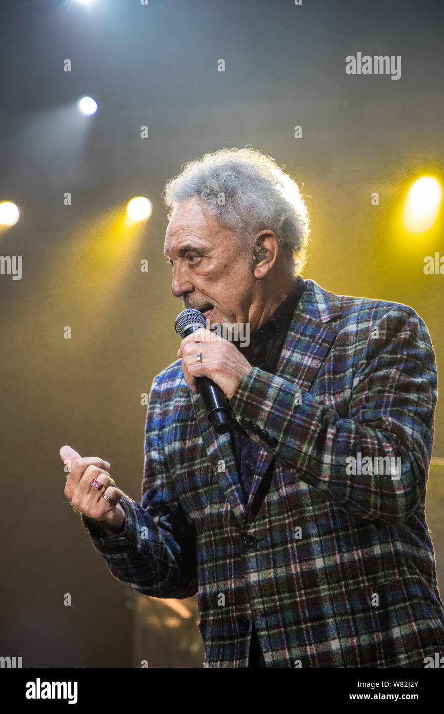 Welsh singer Sir Thomas John Woodward, known by his stage name Tom ...