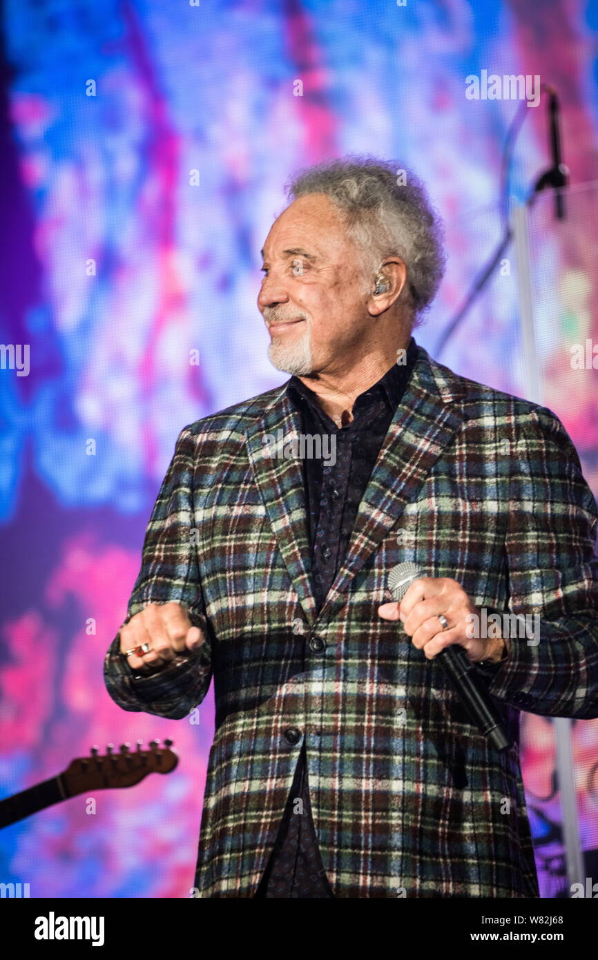 Welsh singer Sir Thomas John Woodward, known by his stage name Tom ...