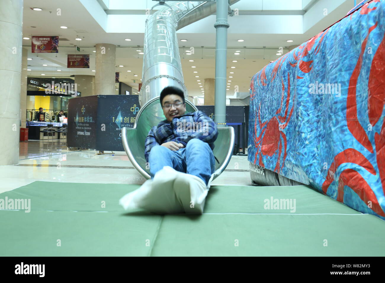 Chongqing mall slide hi-res stock photography and images - Alamy