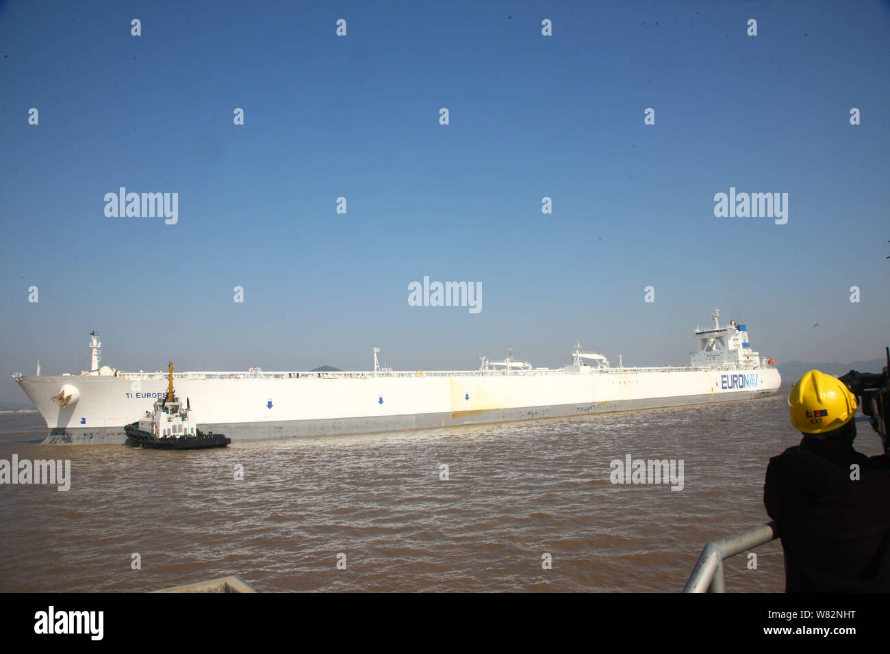 Supertanker hi-res stock photography and images - Alamy
