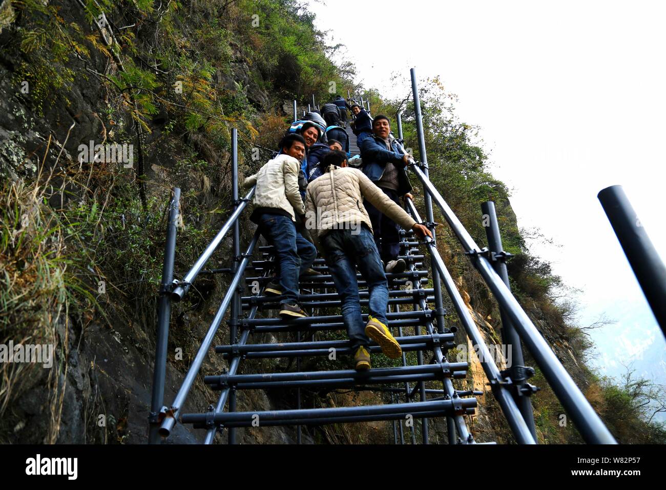 Liangshan yi autonomous prefecture hi-res stock photography and images ...