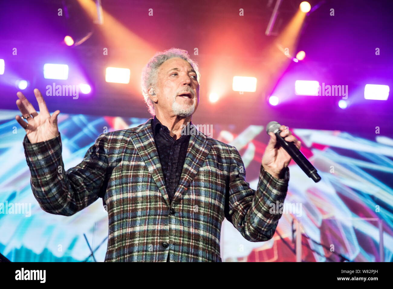 Welsh singer Sir Thomas John Woodward, known by his stage name Tom ...