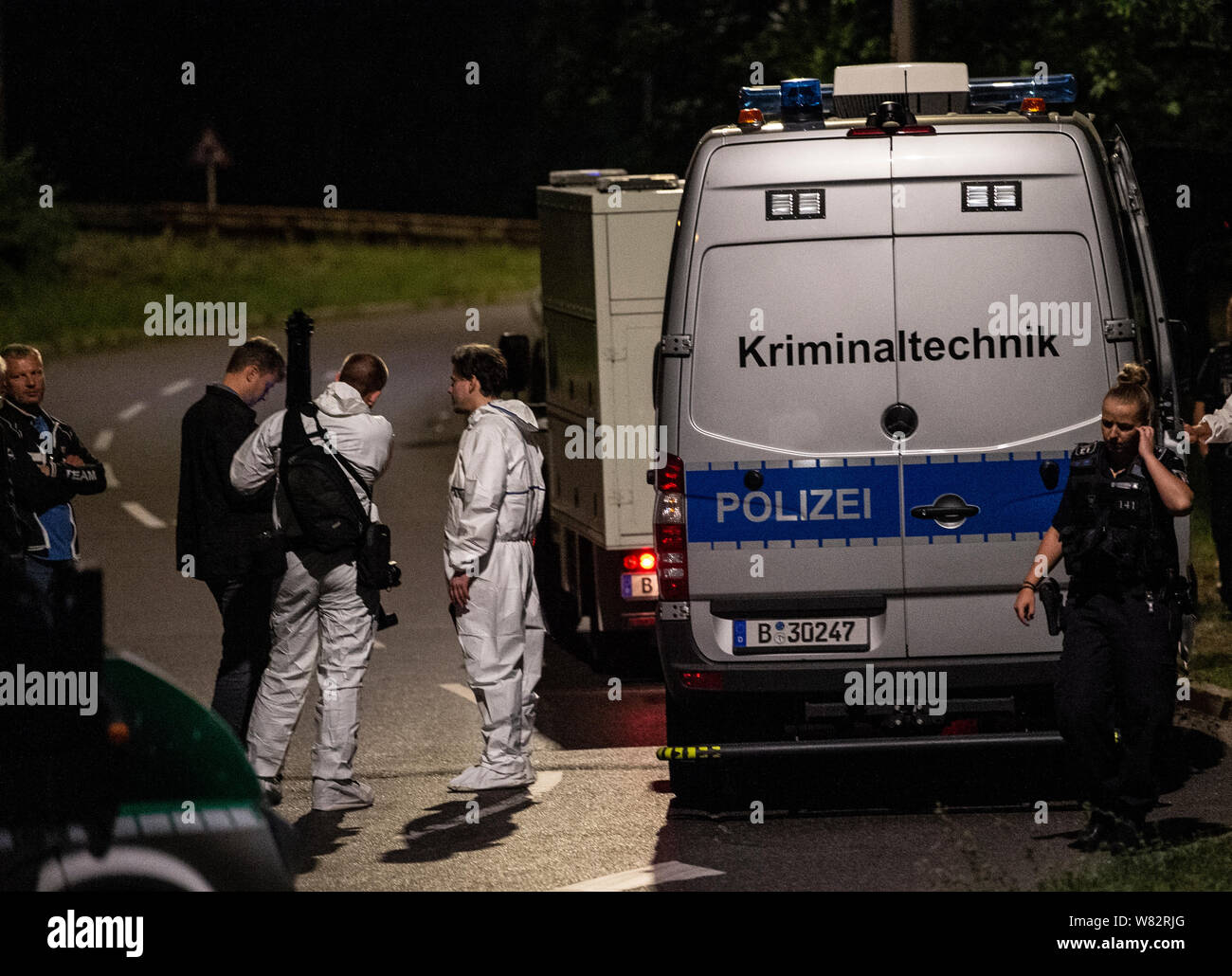 Dead detectives hi-res stock photography and images - Alamy