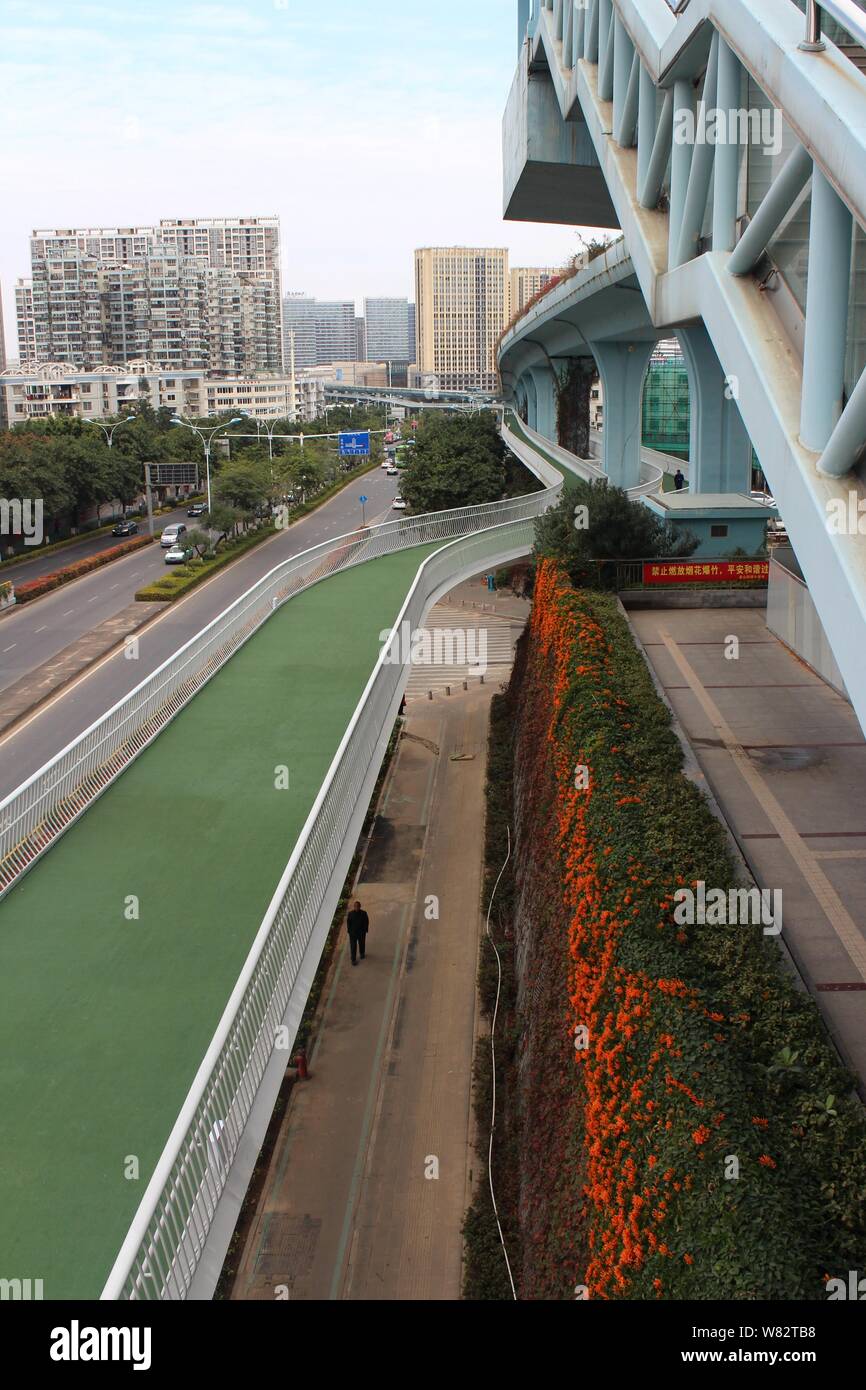 Above ground elevated view hi-res stock photography and images - Alamy