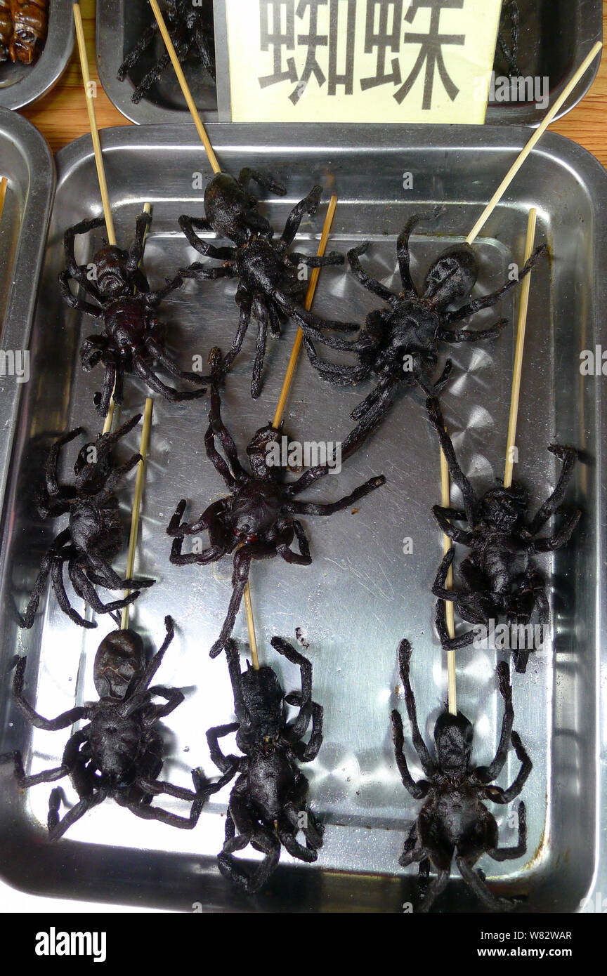 Fried spiders hi-res stock photography and images - Alamy