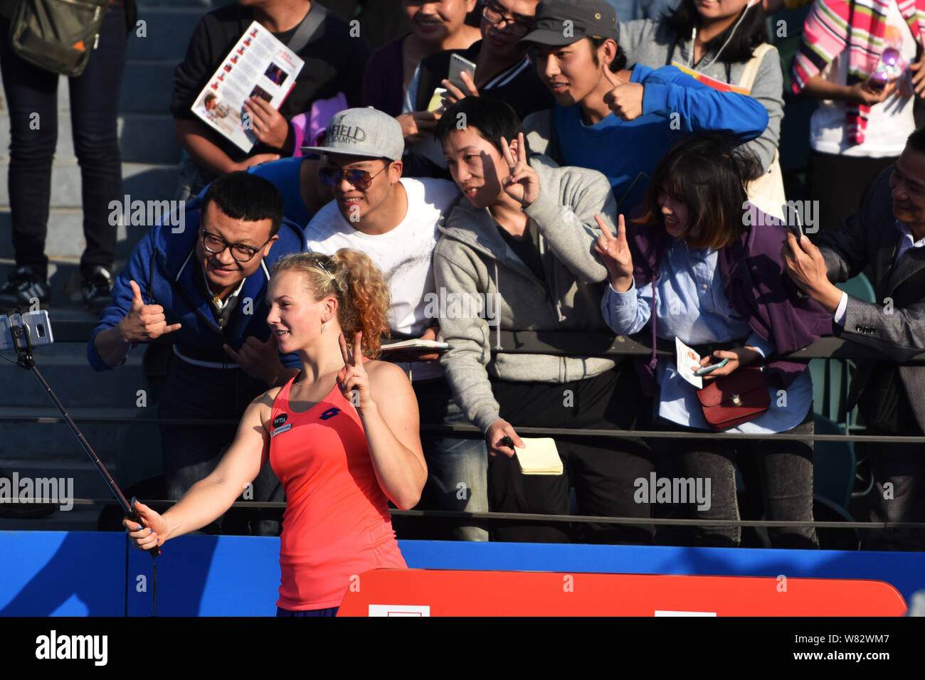 Peng shuai poses hi-res stock photography and images - Alamy