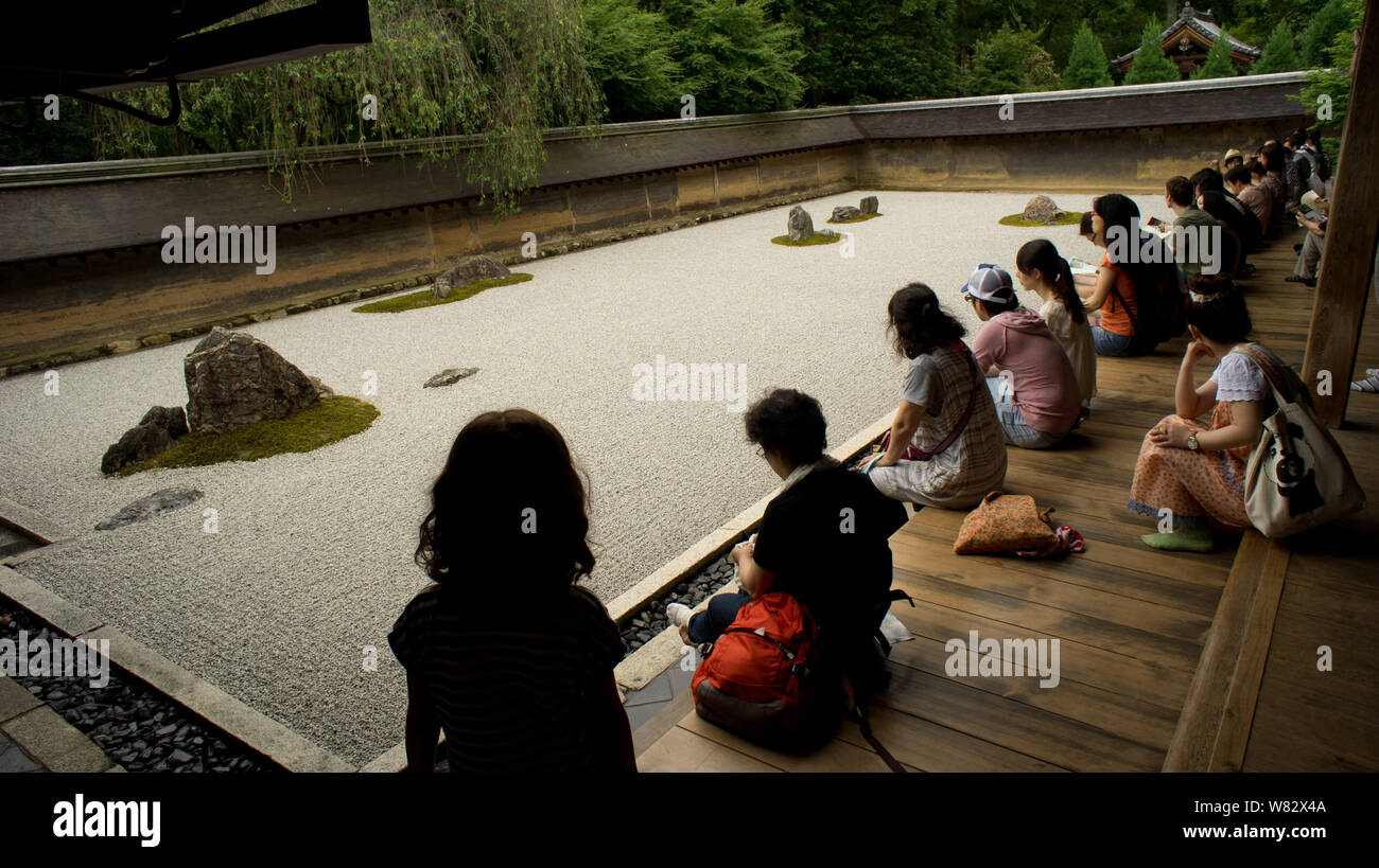 Ryoanji, Japanese traditional garden Stock Photo - Alamy