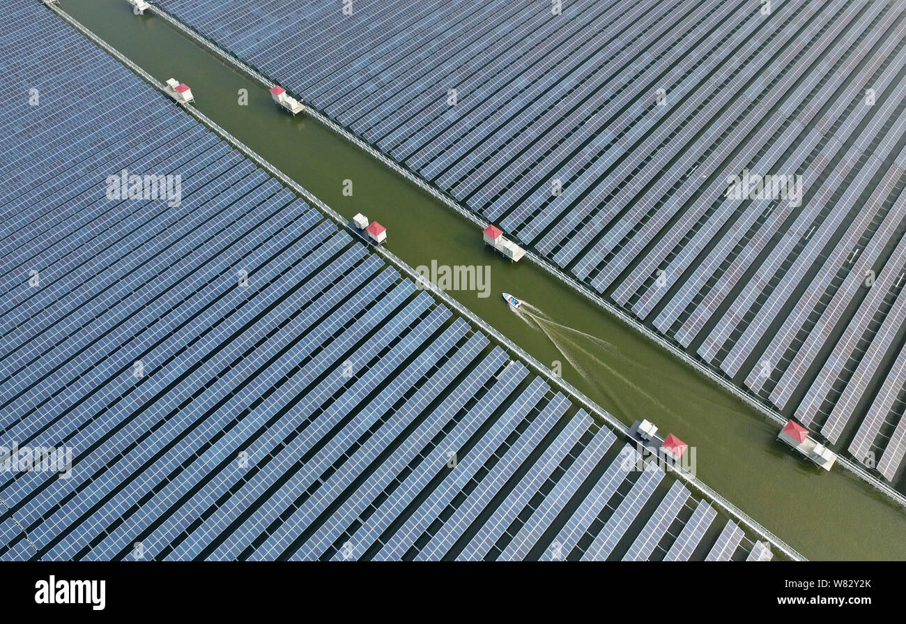 Chinese built solar hi-res stock photography and images - Alamy