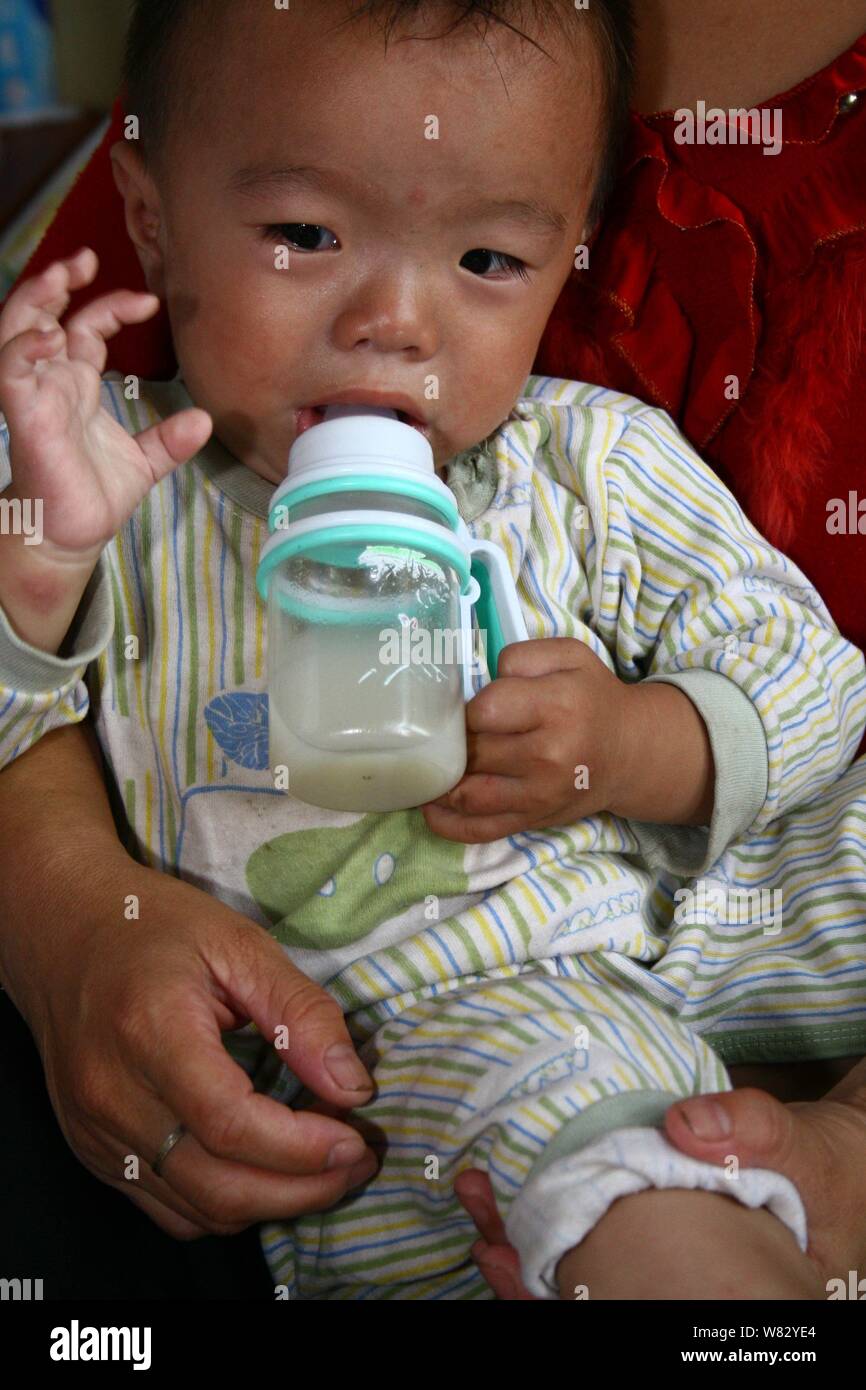 Sanlu milk powder hi-res stock photography and images - Alamy