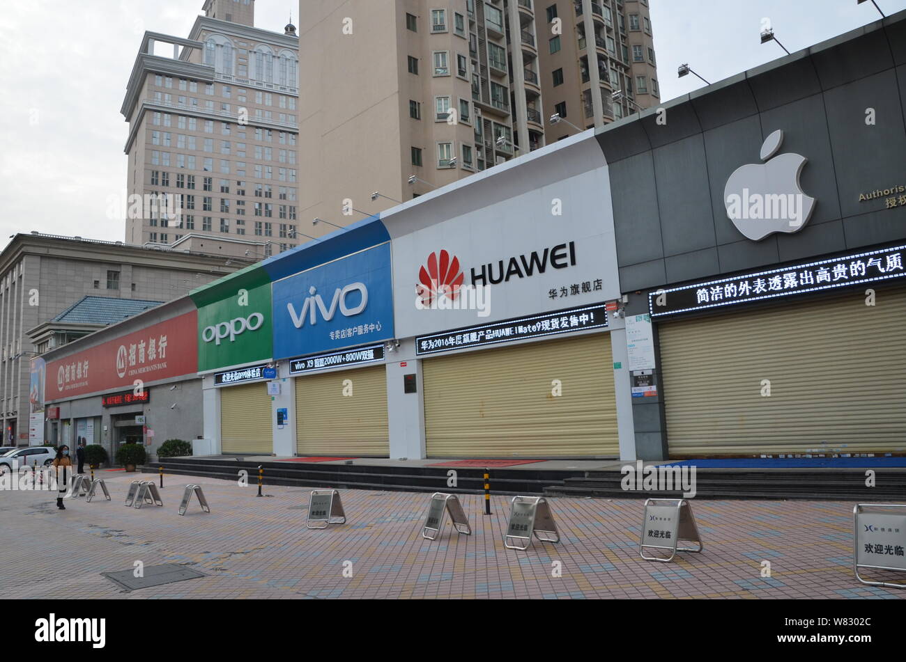 Huawei Apple High Resolution Stock Photography and Images - Alamy