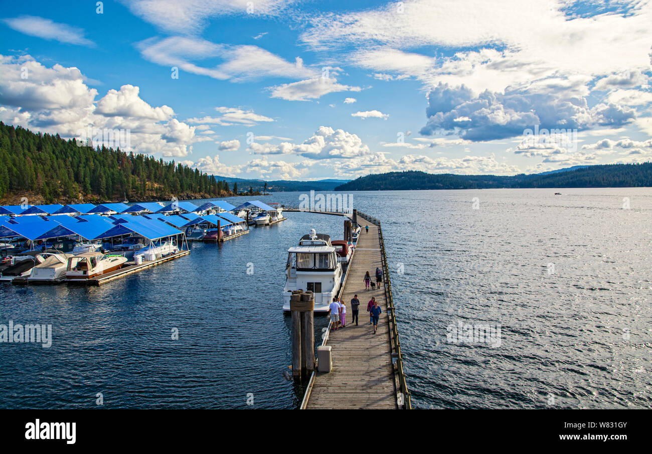 Floating resort hi-res stock photography and images - Alamy