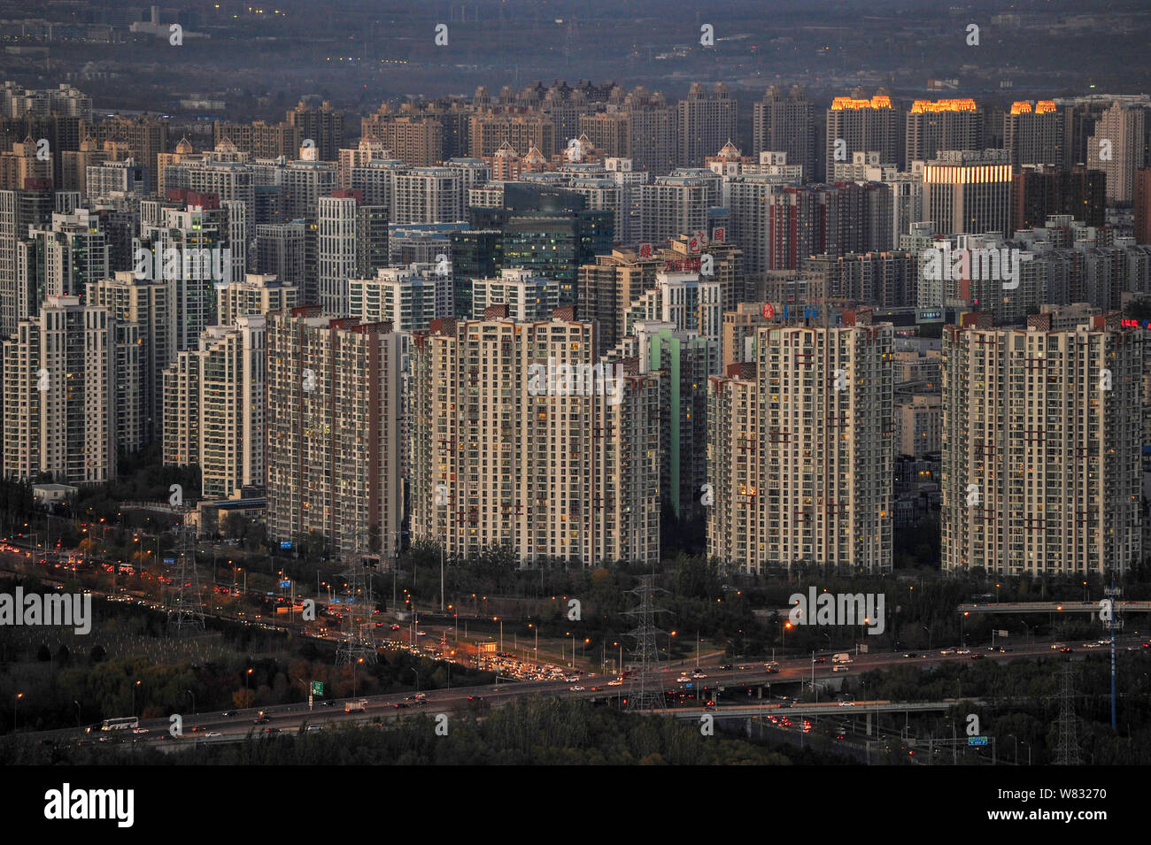 Cluster of high rise buildings hi-res stock photography and images - Alamy