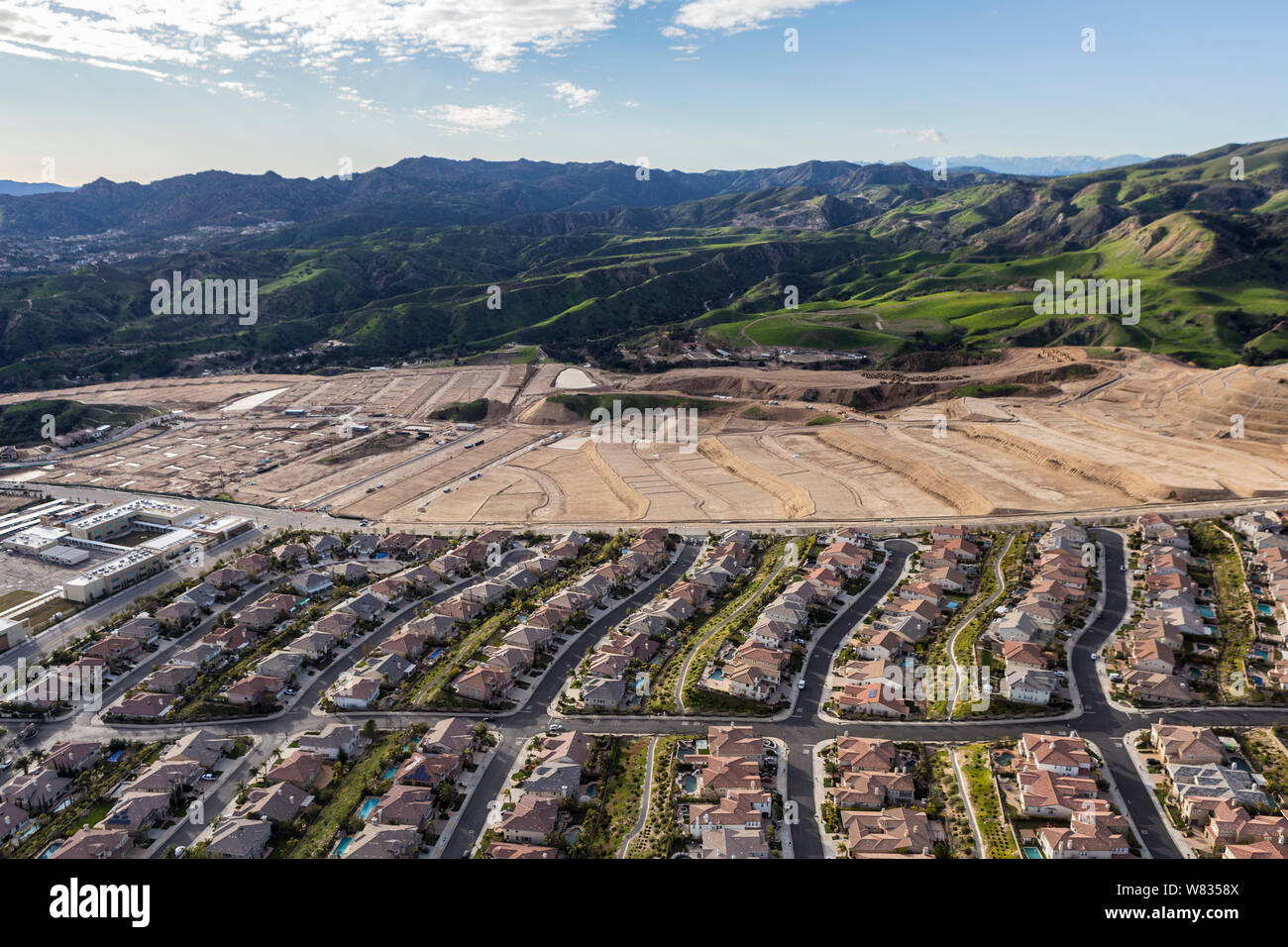 Aerial view of expanding suburban housing developments in Los Angeles ...