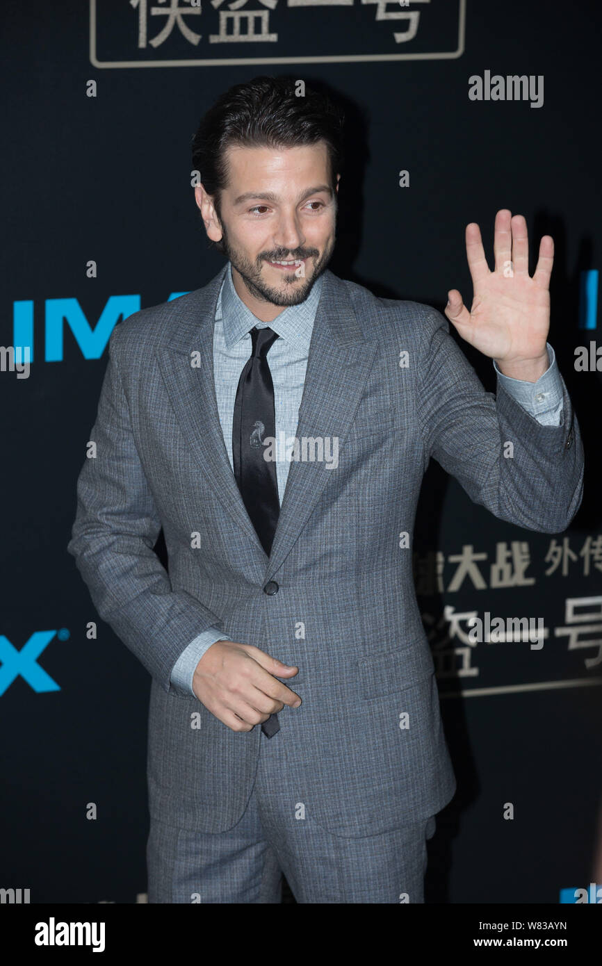 Mexican actor diego luna star hi-res stock photography and images - Alamy