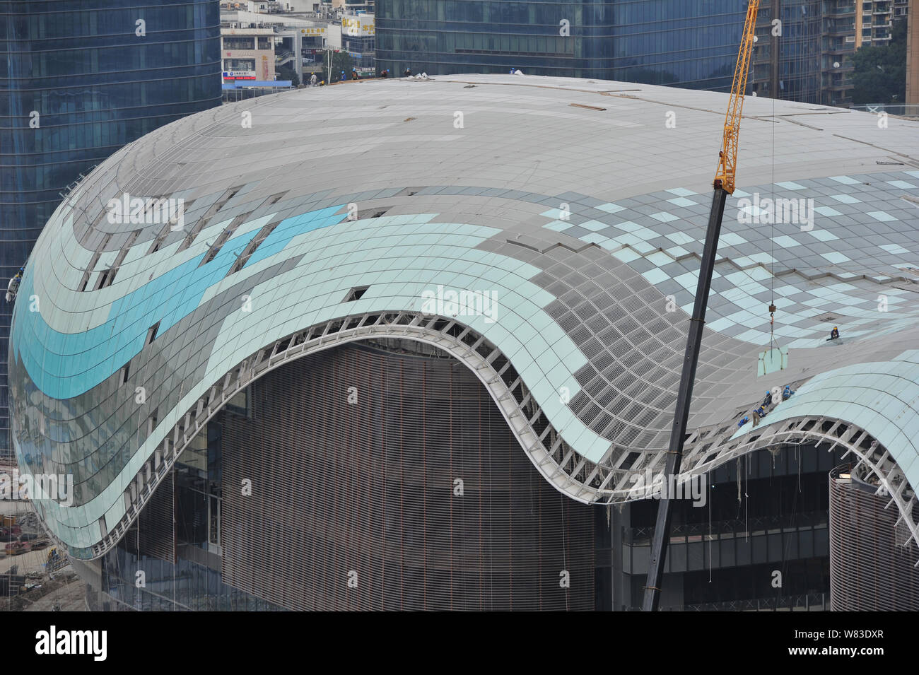 The Suzhou Center featuring the world's largest monocoque roof is under ...