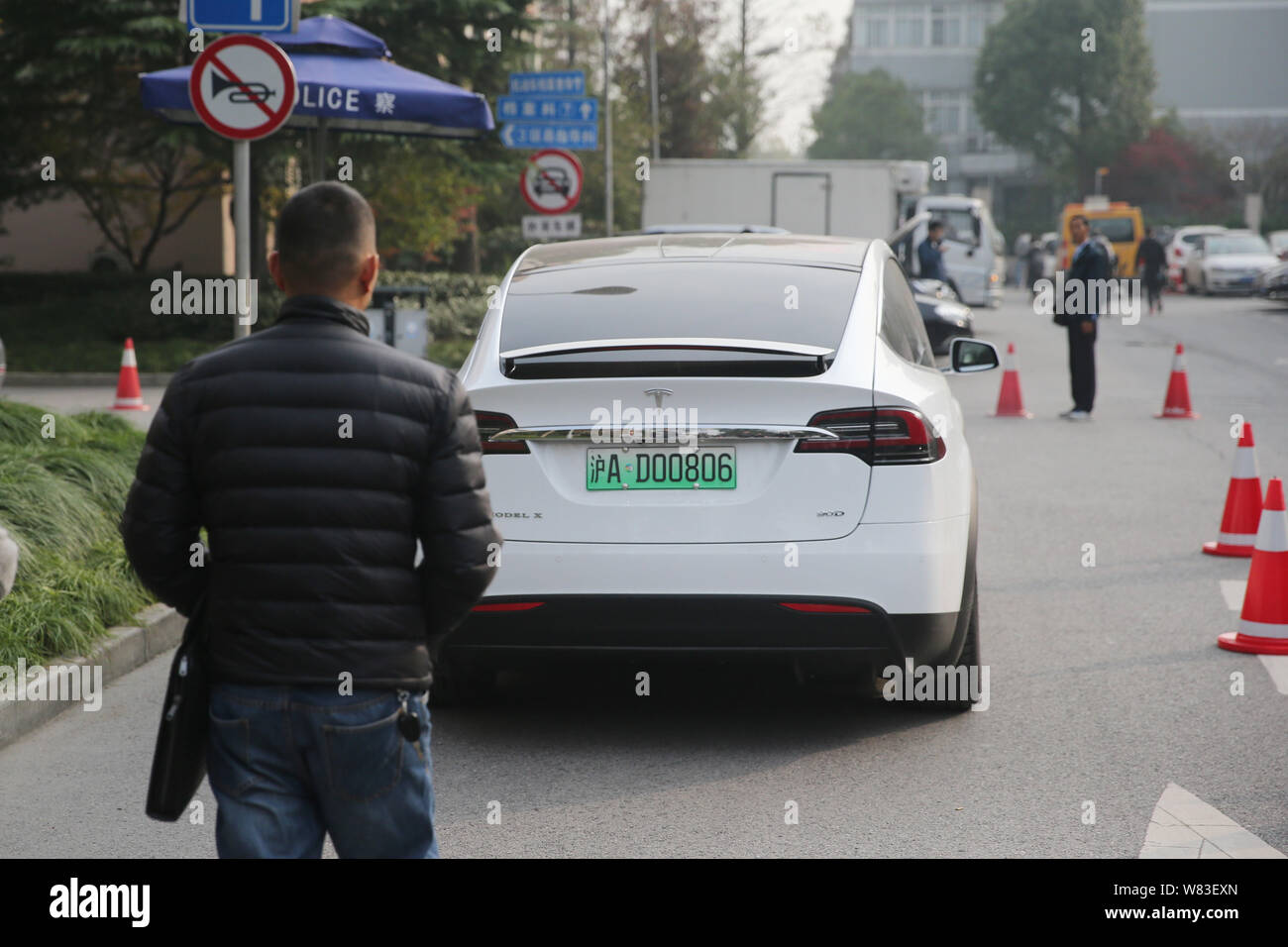 Man looks tesla electric hi-res stock photography and images - Alamy