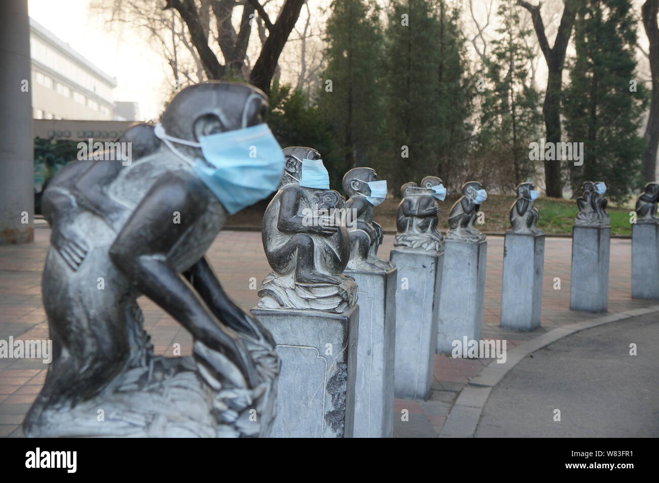 Monkey sculptures hi-res stock photography and images - Alamy