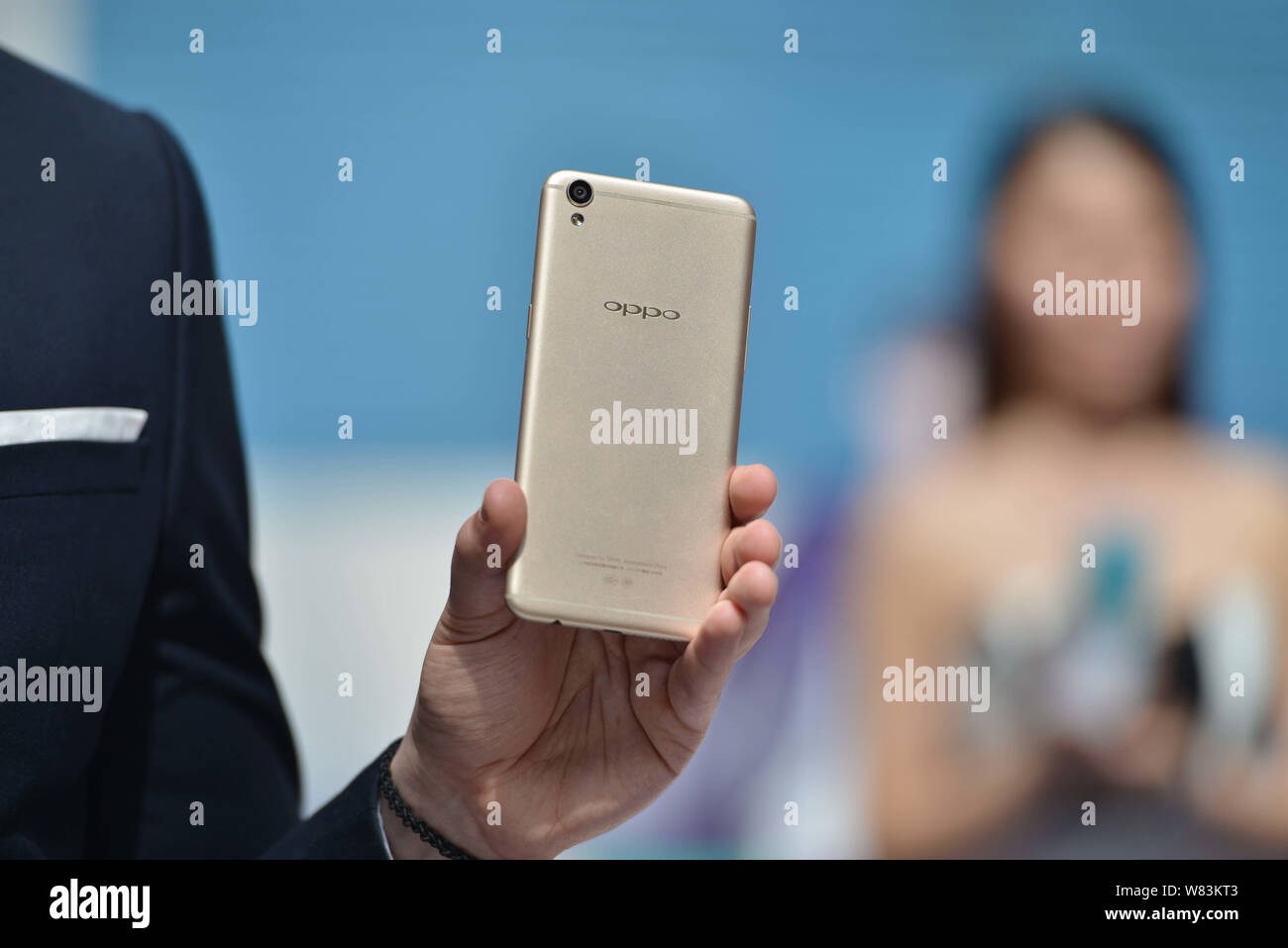 Oppo smartphone hi-res stock photography and images - Alamy