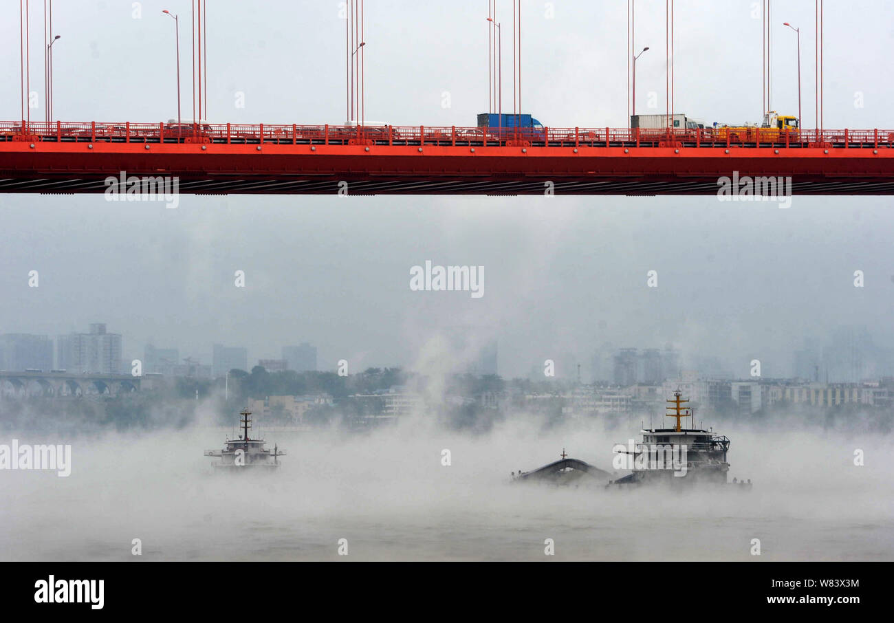 Wuhan changjiang river hi-res stock photography and images - Alamy