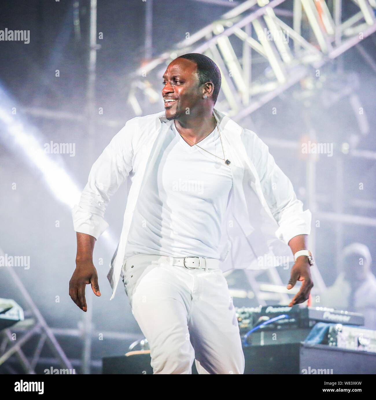 Senegalese-American R&B singer Aliaune Damala Badara Thiam, better ...