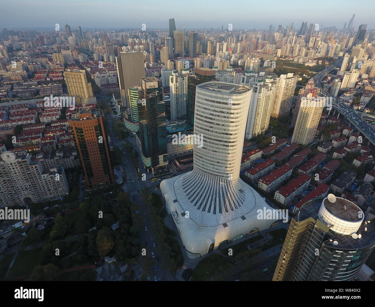 Lvmh building hi-res stock photography and images - Alamy