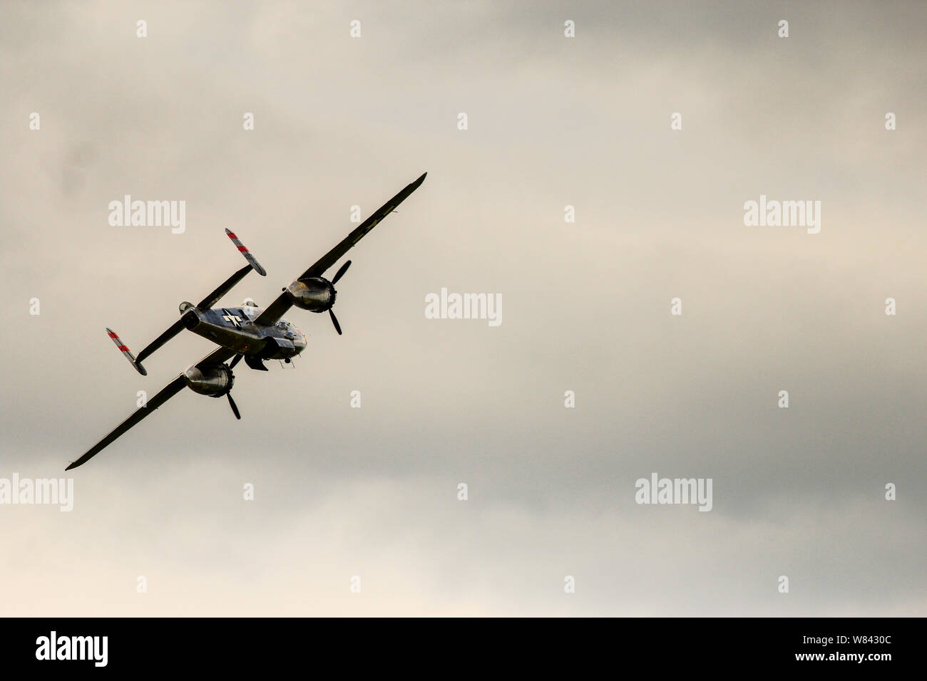 A USA Air force fighter jet flying in the sky Stock Photo - Alamy