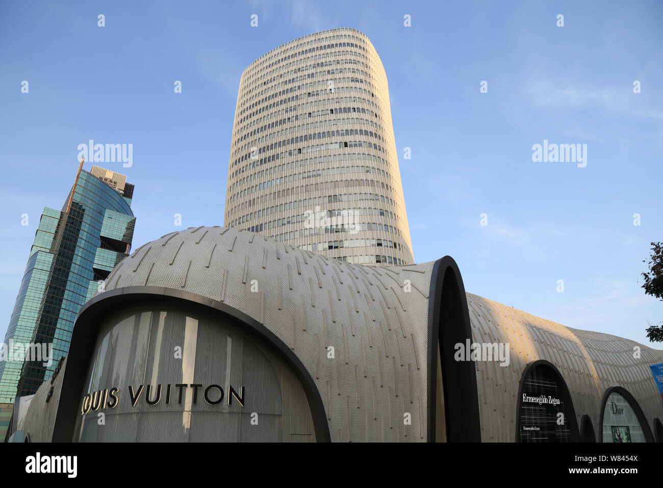 Lvmh building hi-res stock photography and images - Alamy