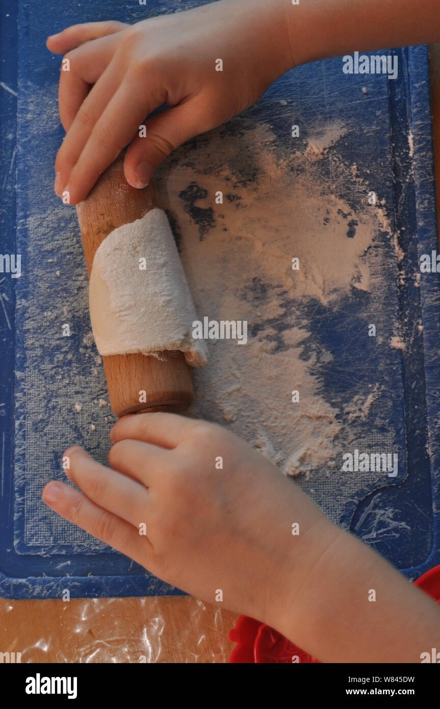 Plastic products. Kitchen work. Crafts and manufacturing. Cooking and ...