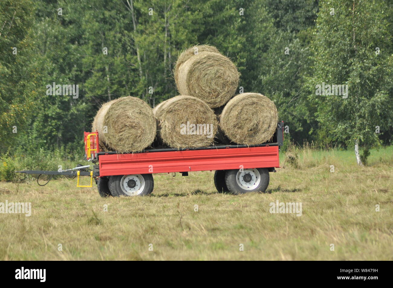Collapsed trailer hi-res stock photography and images - Alamy