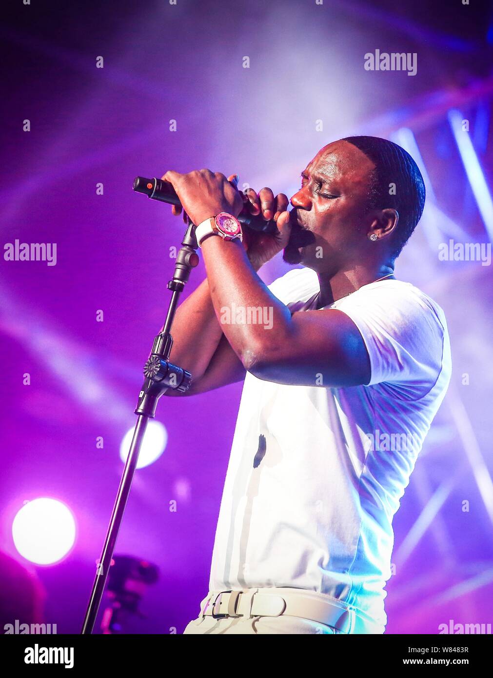 Aliaune damala badara akon thiam hi-res stock photography and images ...
